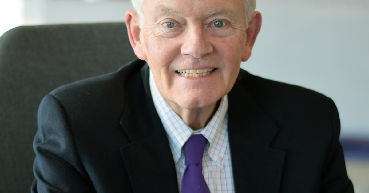 Northwestern Magazine: A Northwestern Legend Retires